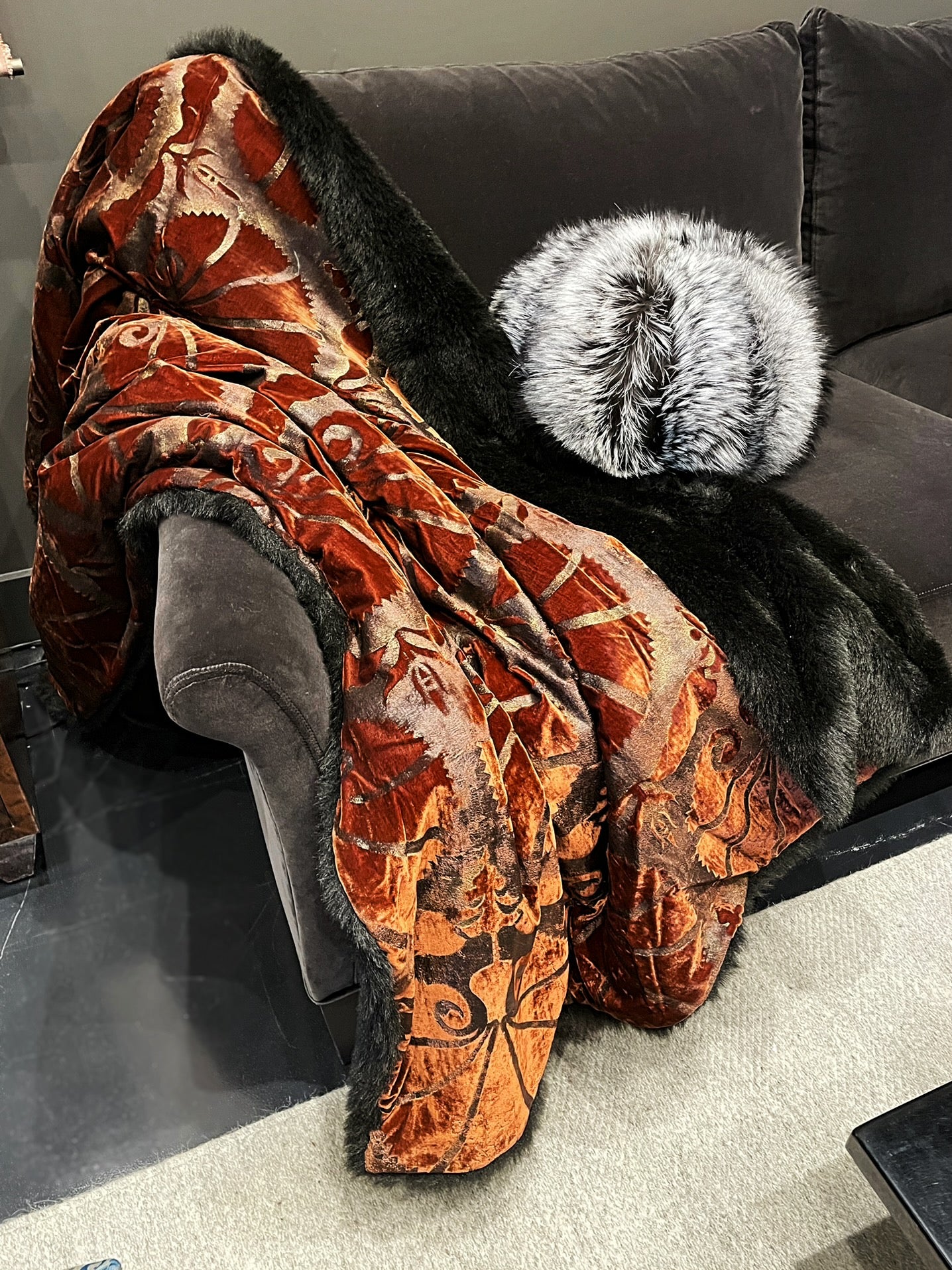 Red Blanket With Faux Fur Back – Circa